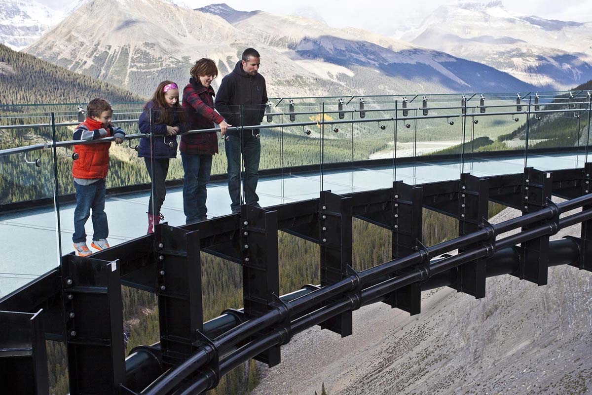 Columbia Icefield Adventure: Athabasca Glacier Tours and Viewing Platform