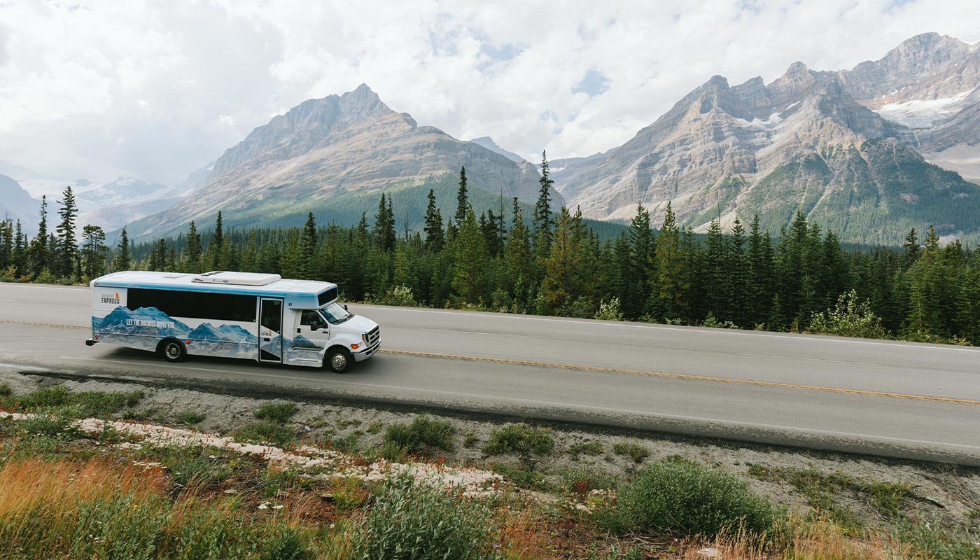 Brewster Express: Banff to Calgary Airport Shuttle Bus Transfers