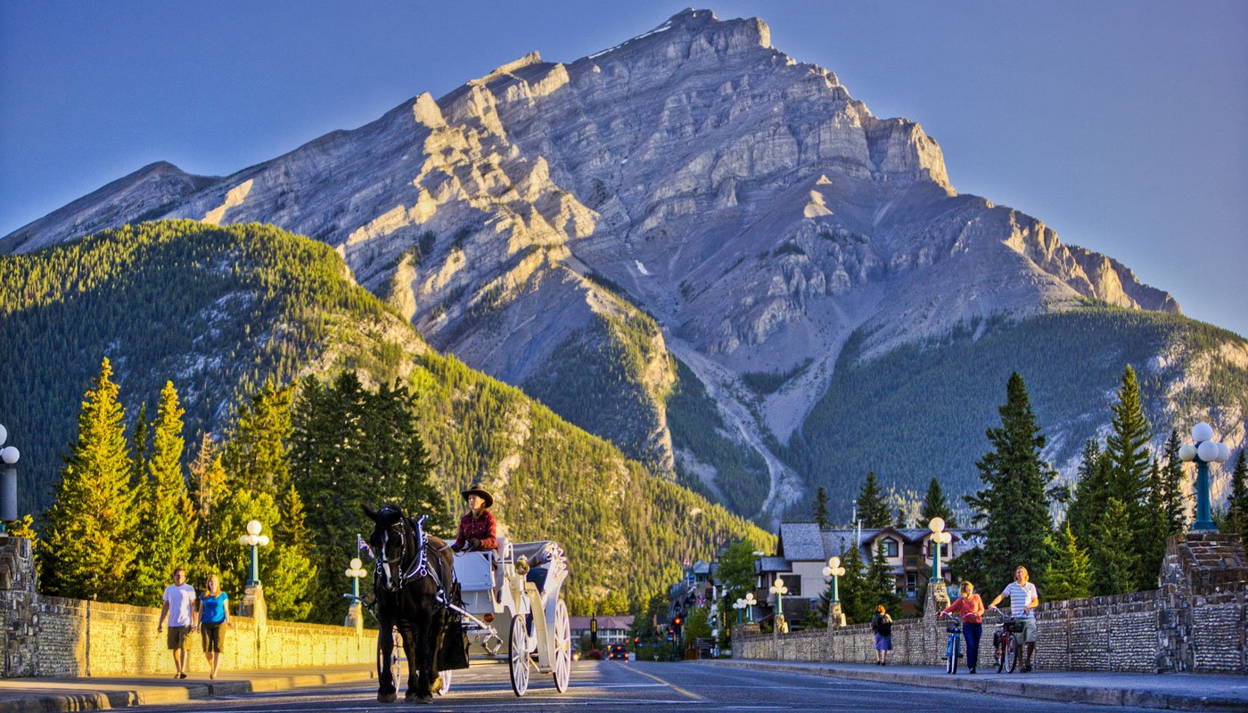 Brewster Sightseeing: Explore Banff Sightseeing Tour - FAQs