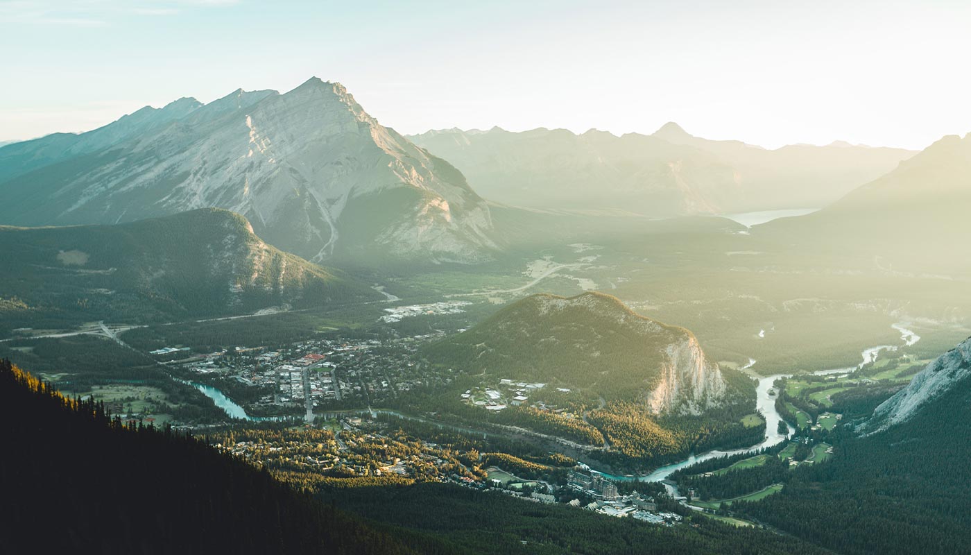 Stay & Play the Canadian Rockies Way | Banff Jasper Collection