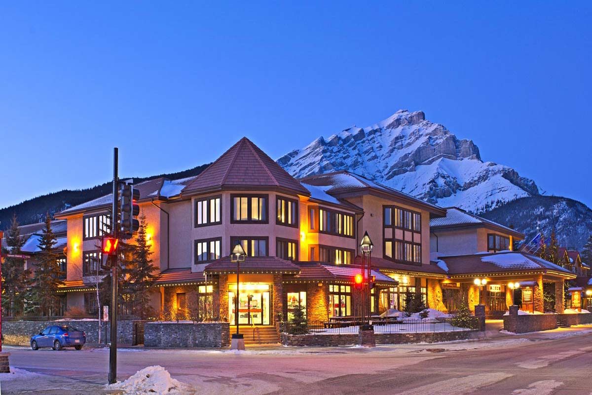 Elk + Avenue Hotel Official Page: A Few Steps from Downtown Banff