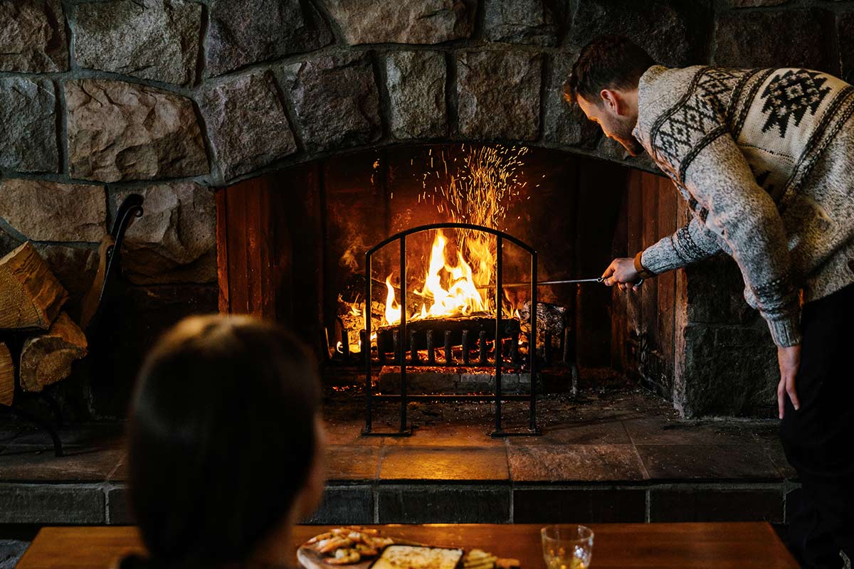 Marmot Lodge Official Page - Jasper hotel, pool, hot tubs, kitchen